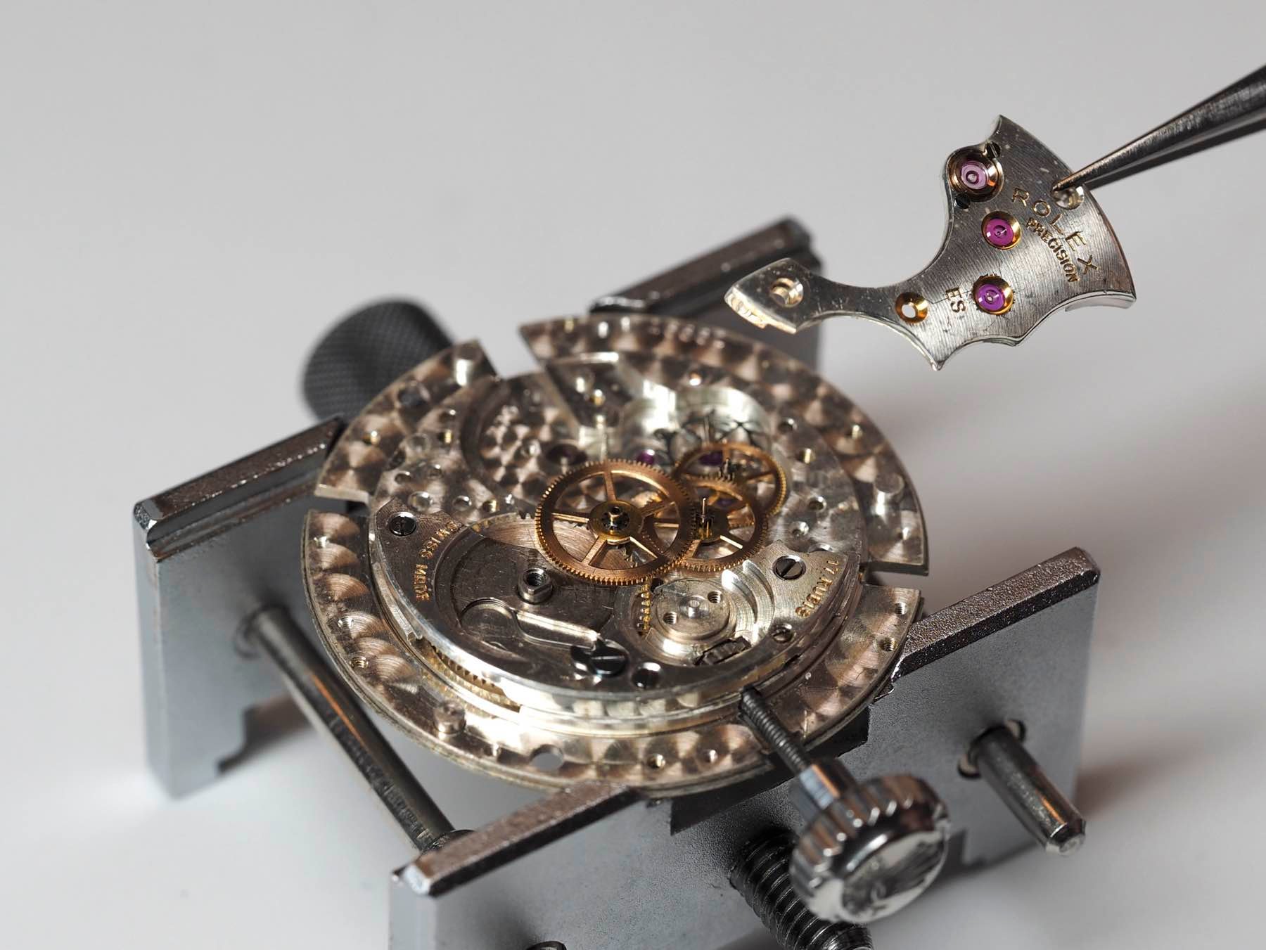 Servicing An Ultra-Rare Rolex Submariner Ref. 6200 “King Sub”