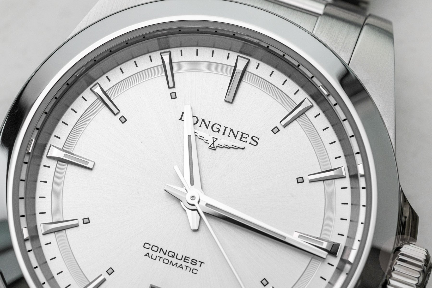 【F】 Hands-On: The New 38mm Longines Conquest