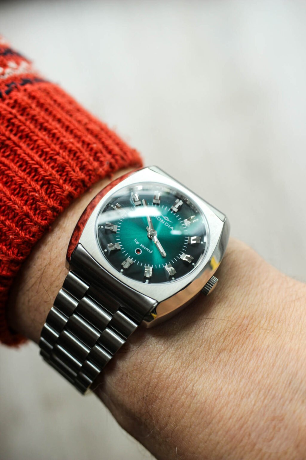 【F】 Hands-On: The Revived Mondia Top Second