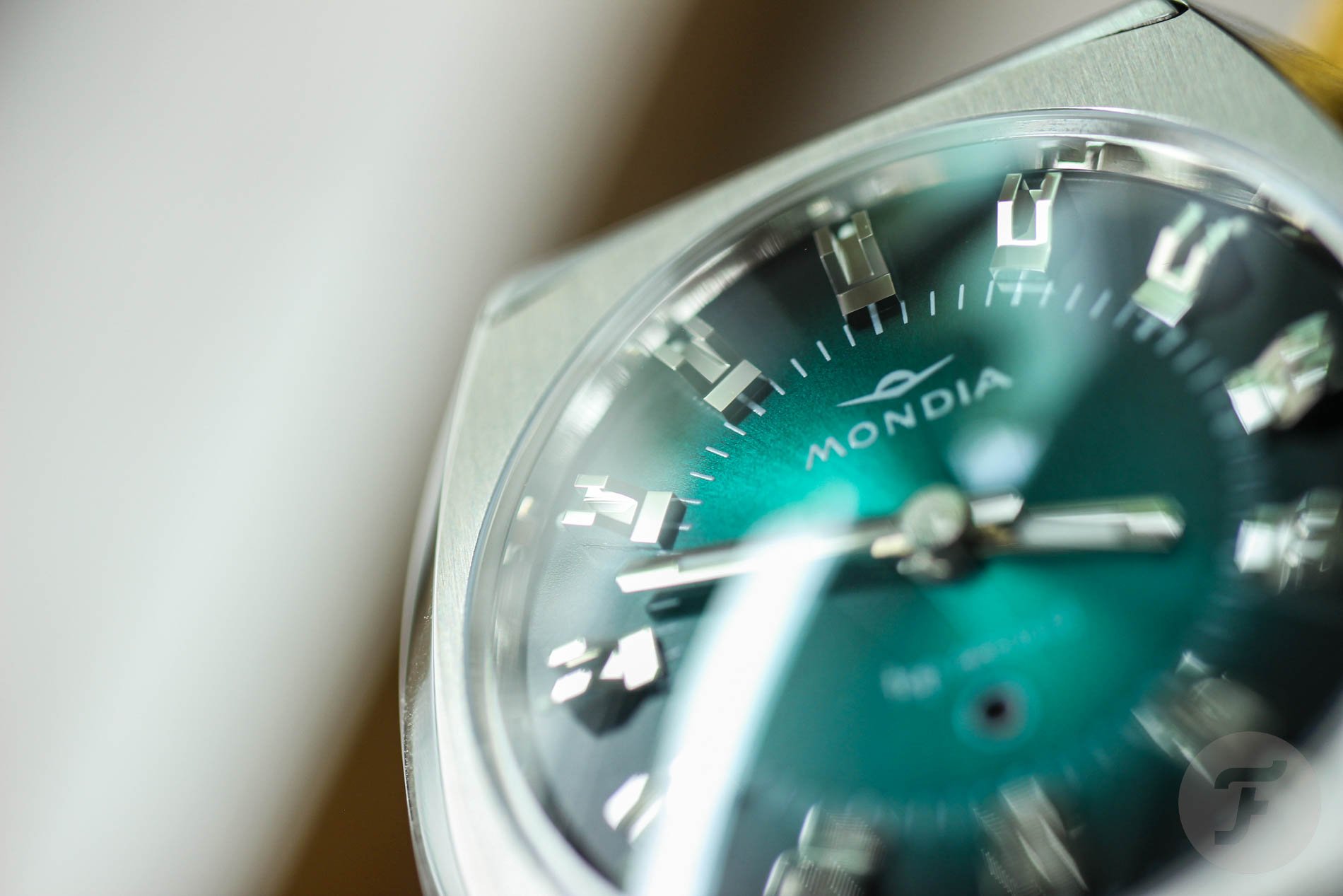 【F】 Hands-On: The Revived Mondia Top Second