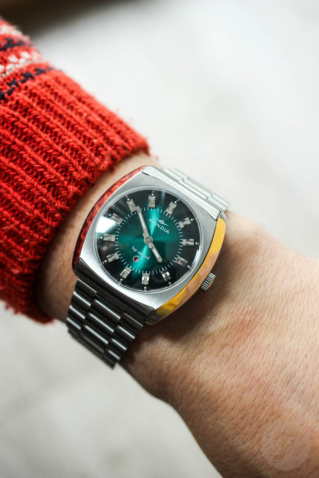 【F】 Hands-On: The Revived Mondia Top Second