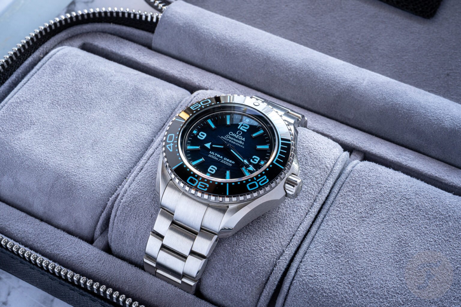 【F】 Hands-On: Omega Seamaster Ultra Deep Summer Blue