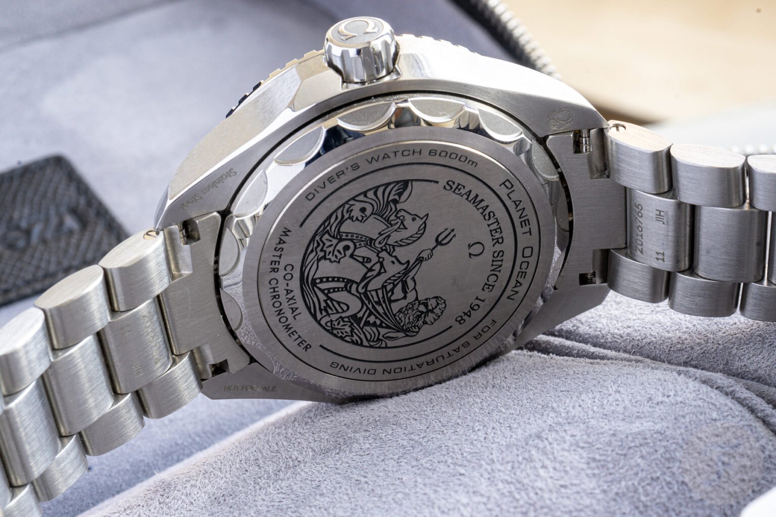 【F】 Hands-On: Omega Seamaster Ultra Deep Summer Blue