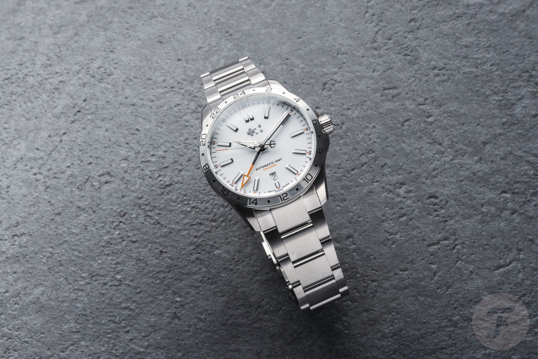 【F】 Hands-On: Christopher Ward C63 Sealander GMT