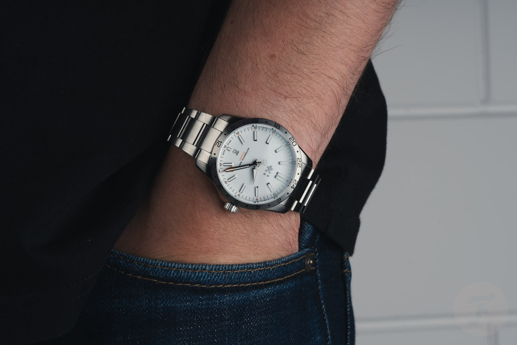 【F】 Hands-On: Christopher Ward C63 Sealander GMT