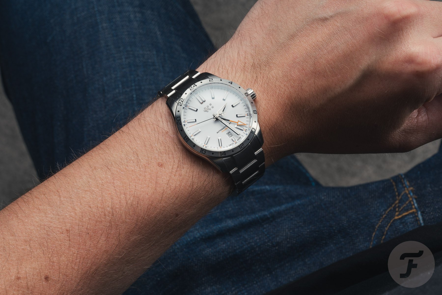 【F】 Hands-On: Christopher Ward C63 Sealander GMT