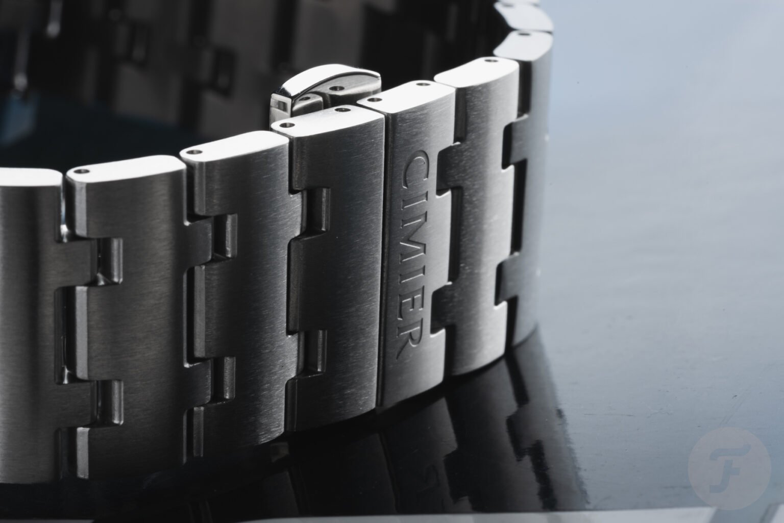 【F】 Hands-On: The Cimier 711 Heritage Chronograph