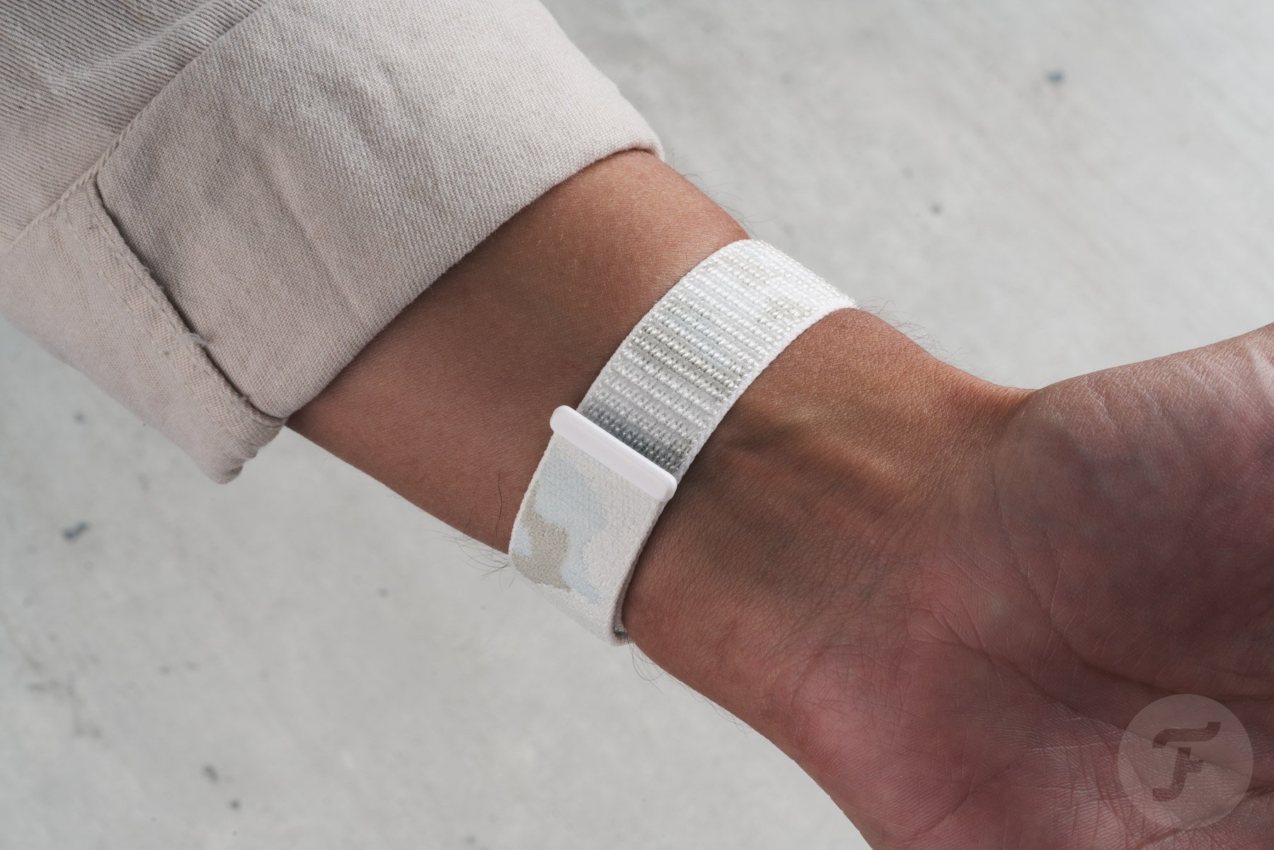 【F】 Hands-On: Delugs Delcro Straps