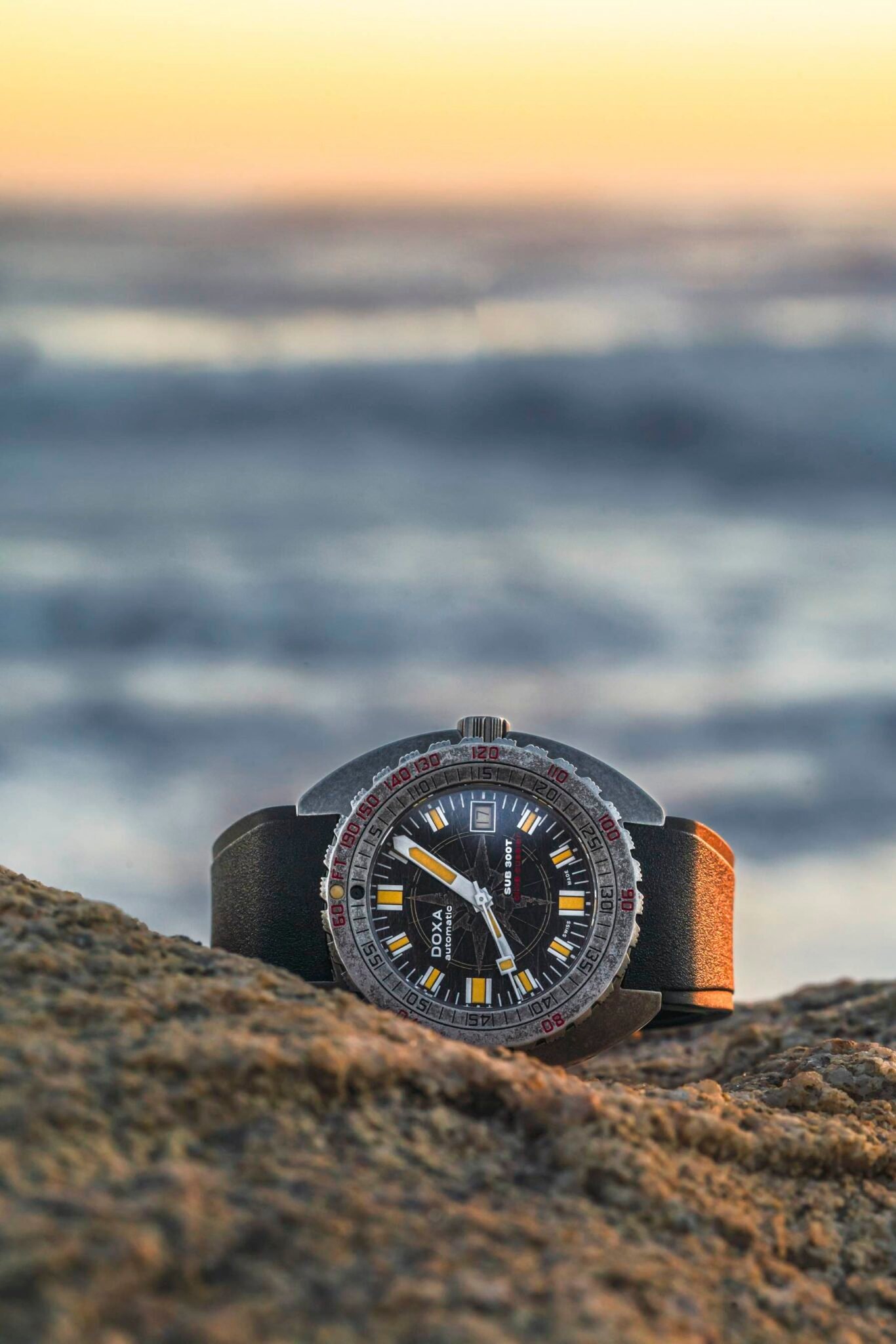 【F】 New: Doxa Sub 300T Sharkhunter Clive Cussler