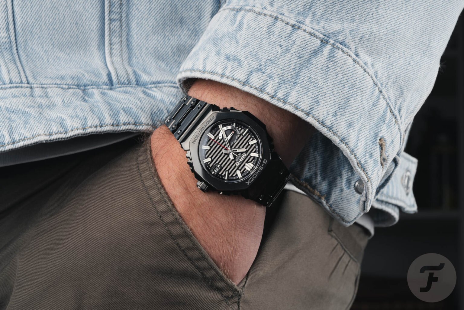 【F】 Hands-On: Carbon G-Shock MRG-B2100B-1A