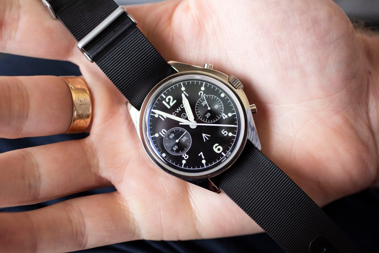 【F】 Hands-On: The CWC 6BB-WR Chronograph