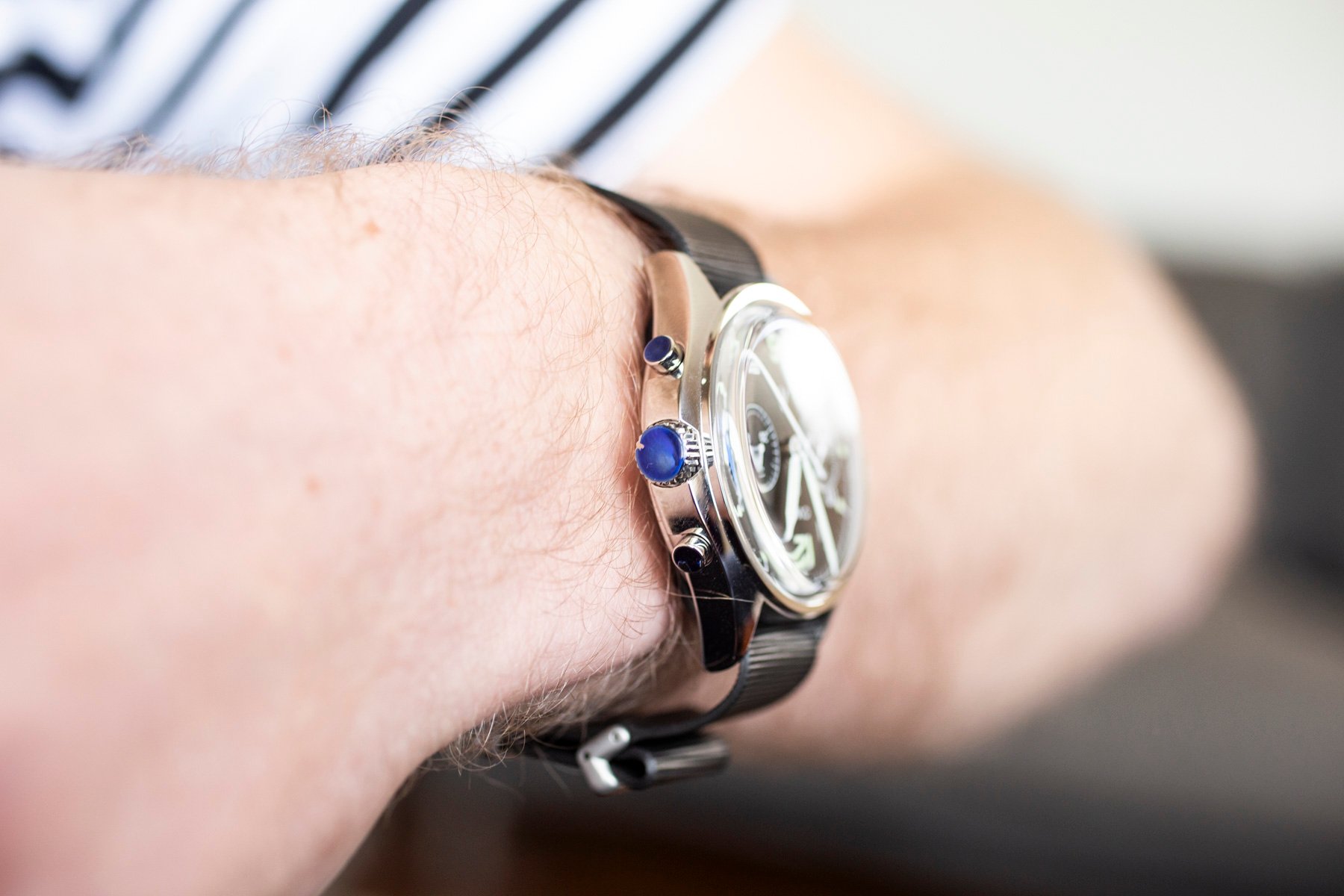 【F】 Hands-On: The CWC 6BB-WR Chronograph