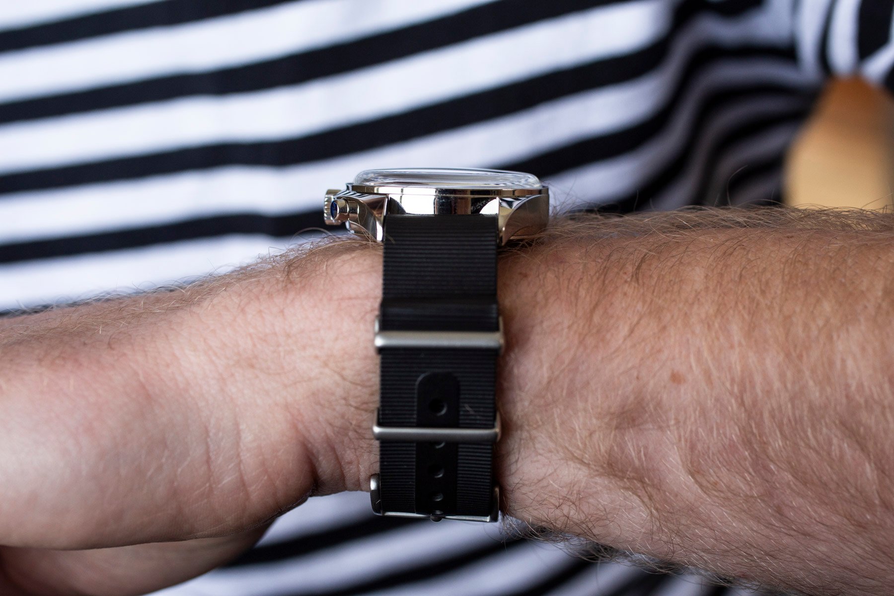 【F】 Hands-On: The CWC 6BB-WR Chronograph