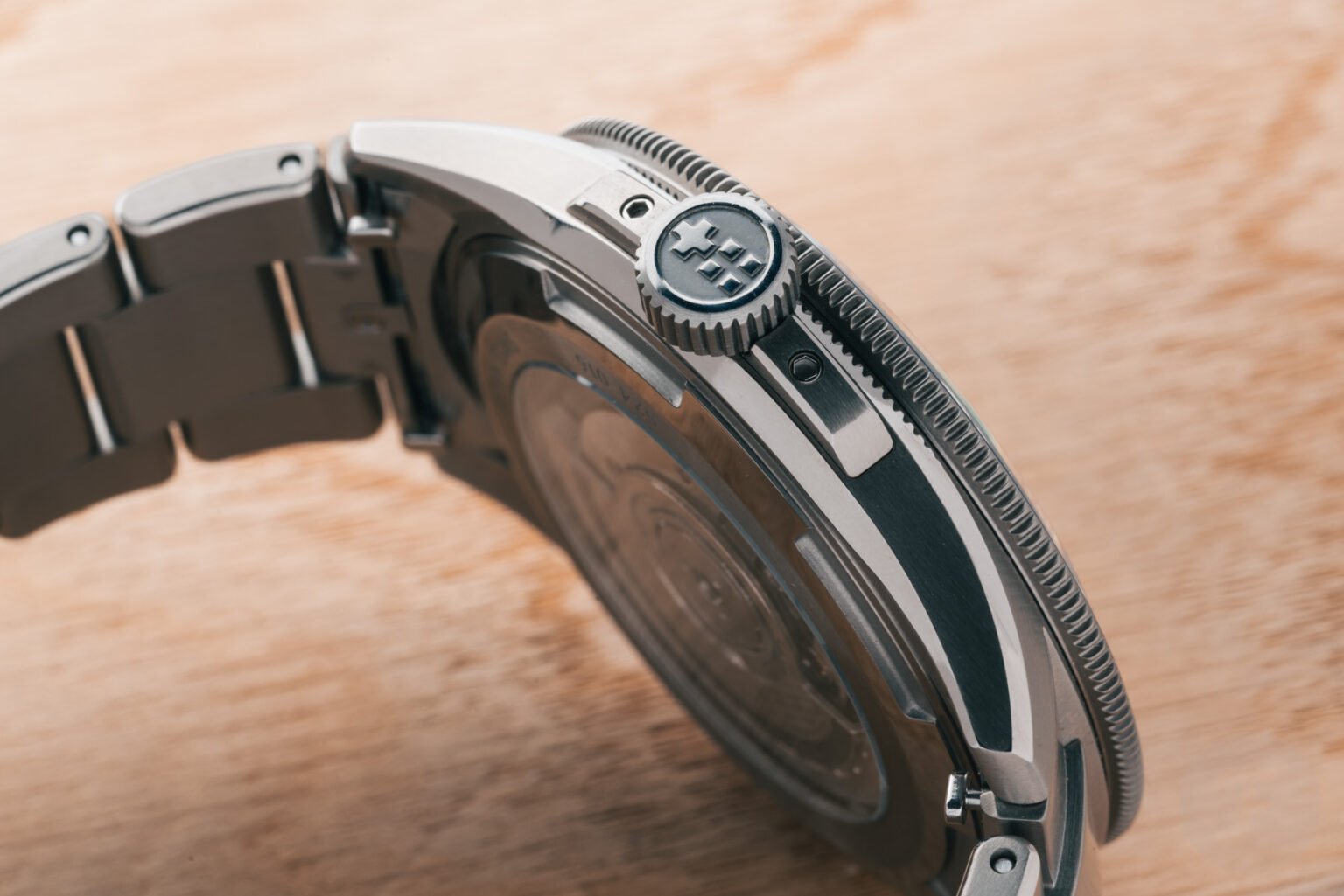 【F】 Hands-On With The Christopher Ward C60 Trident Lumière