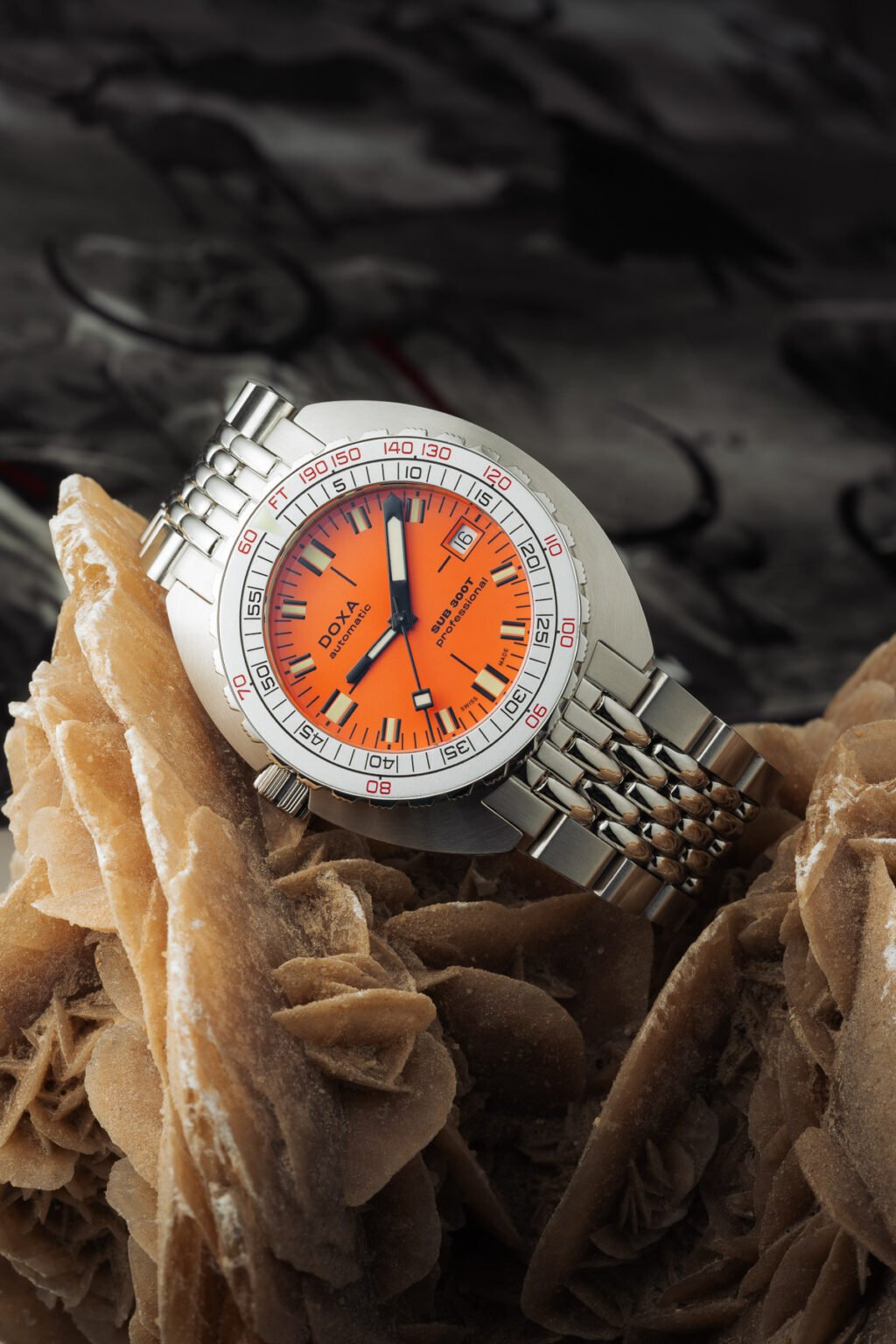 【F】 Doxa Debuts The "LHD" Sub 300T Professional Aristera