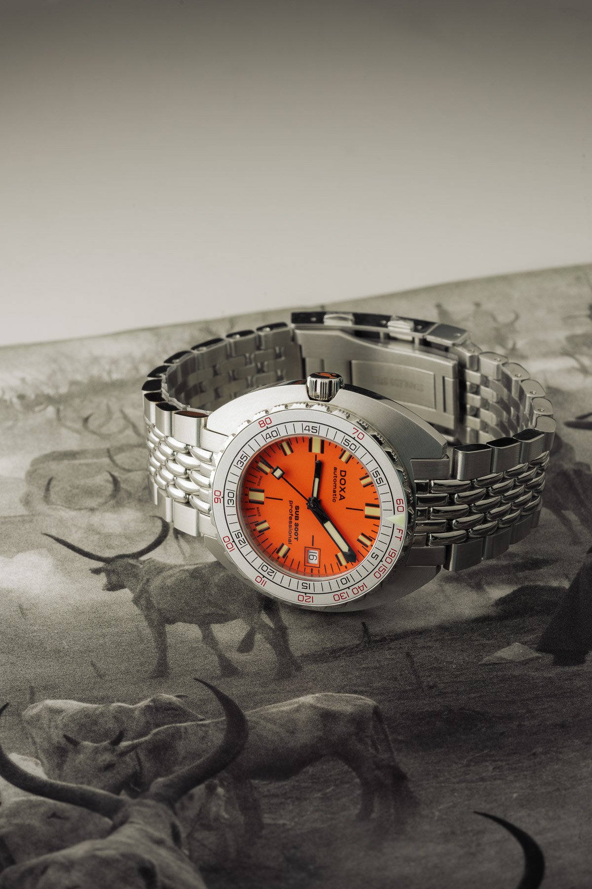 【F】 Doxa Debuts The "LHD" Sub 300T Professional Aristera