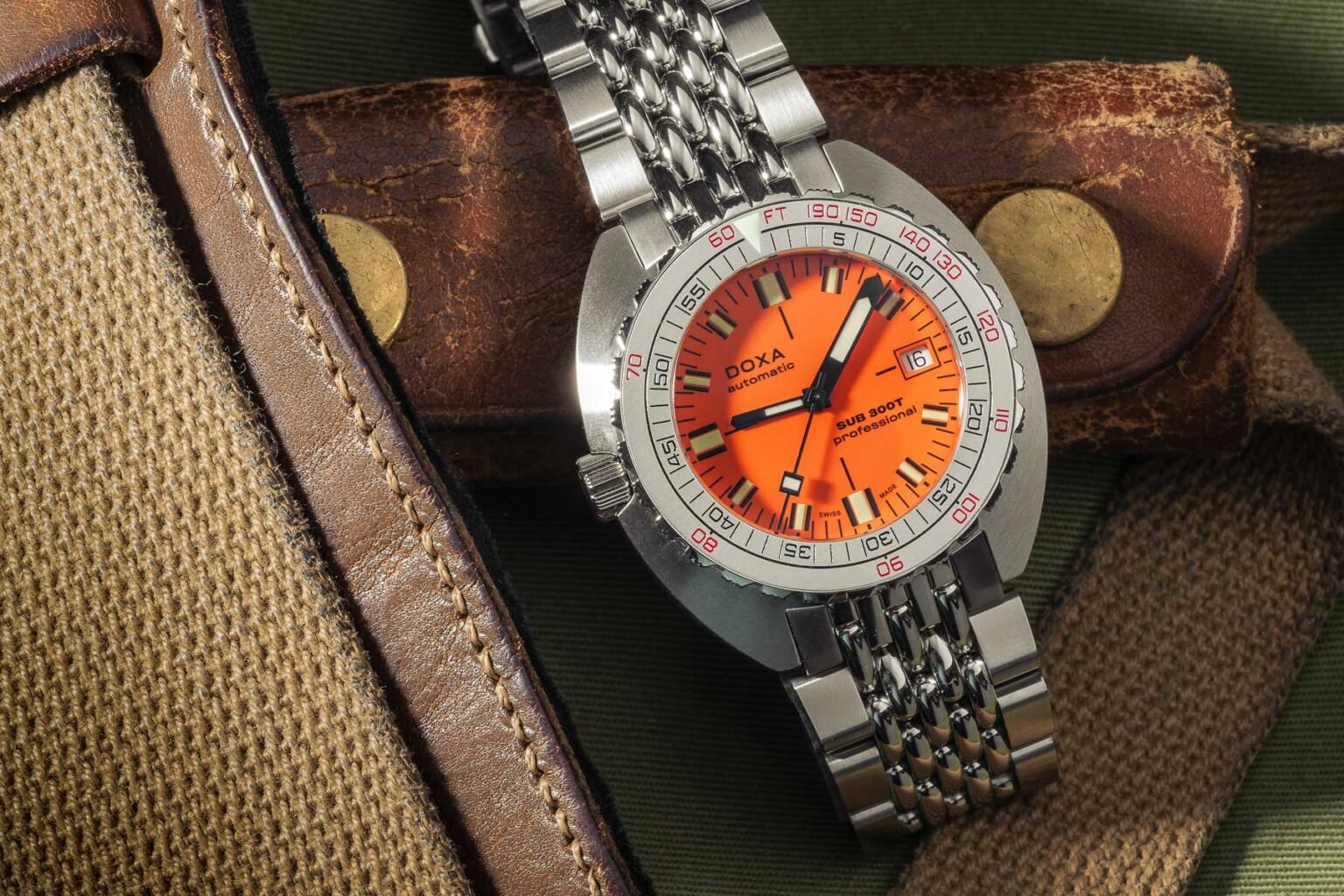 【F】 Doxa Debuts The "LHD" Sub 300T Professional Aristera