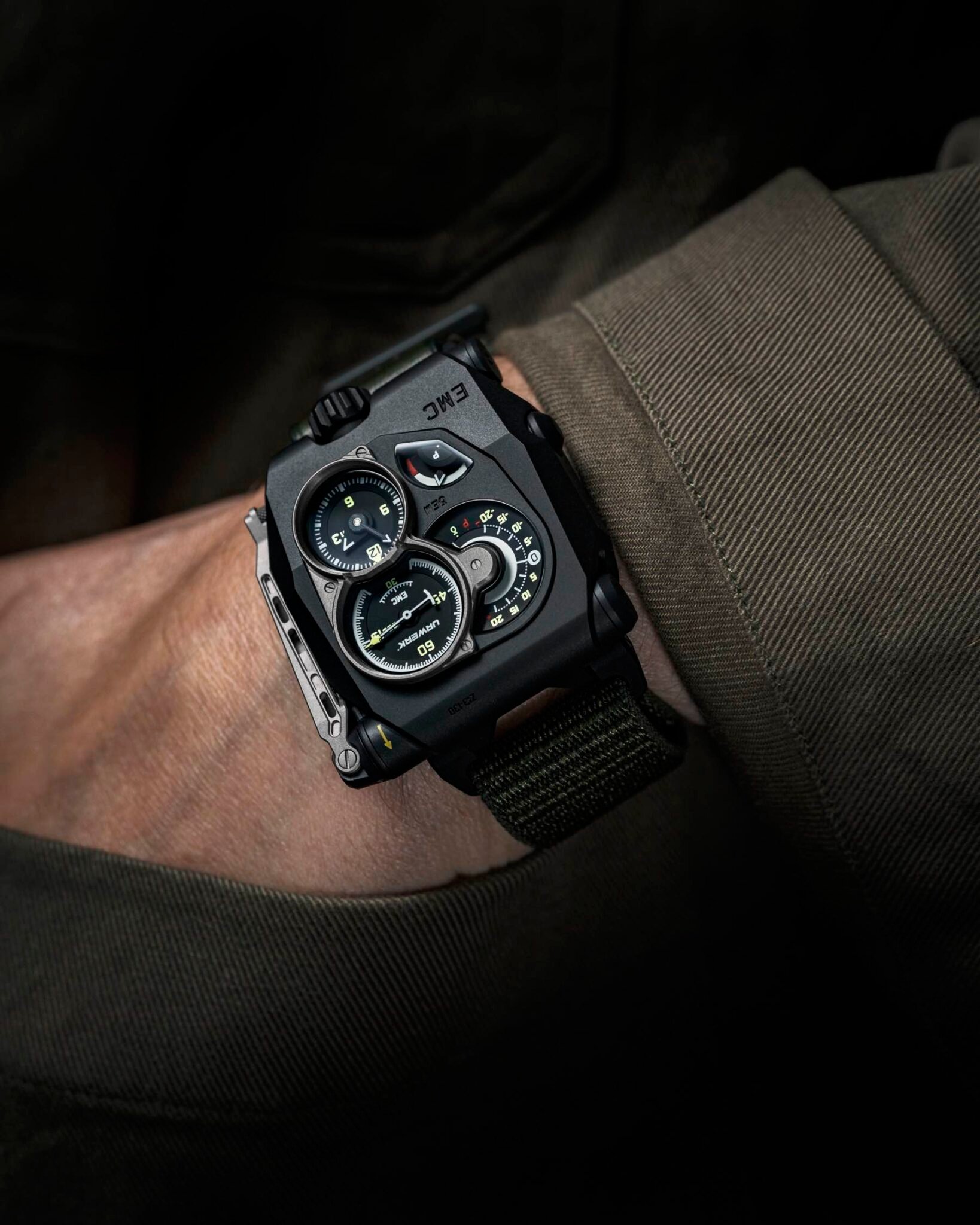 【F】 New: Urwerk EMC SR-71 — A 10th-Anniversary EMC Edition