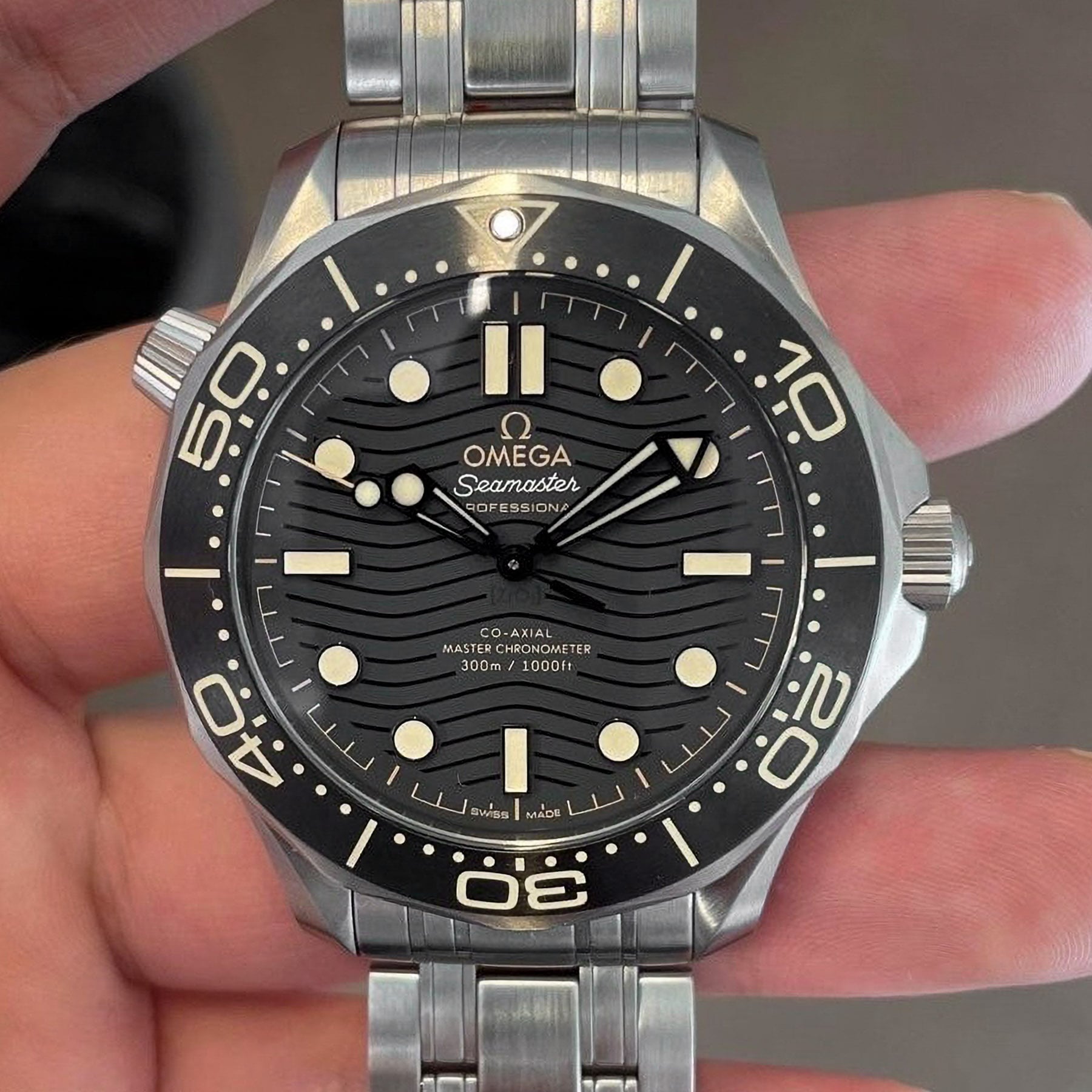 【F】 Daniel Craig Wears A New Omega Seamaster Professional