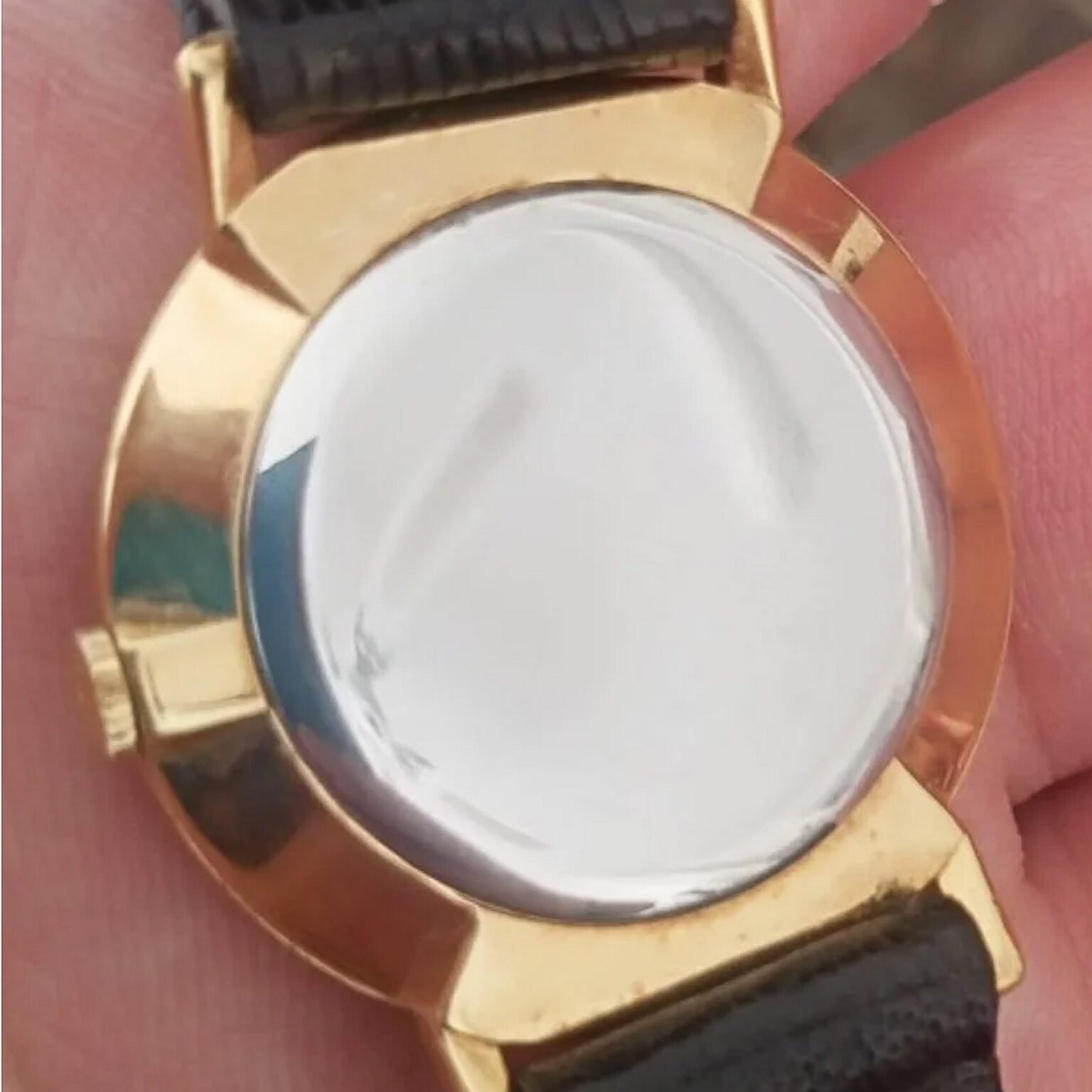 【F】 In-Depth: Researching The Vintage Movado Museum Watch