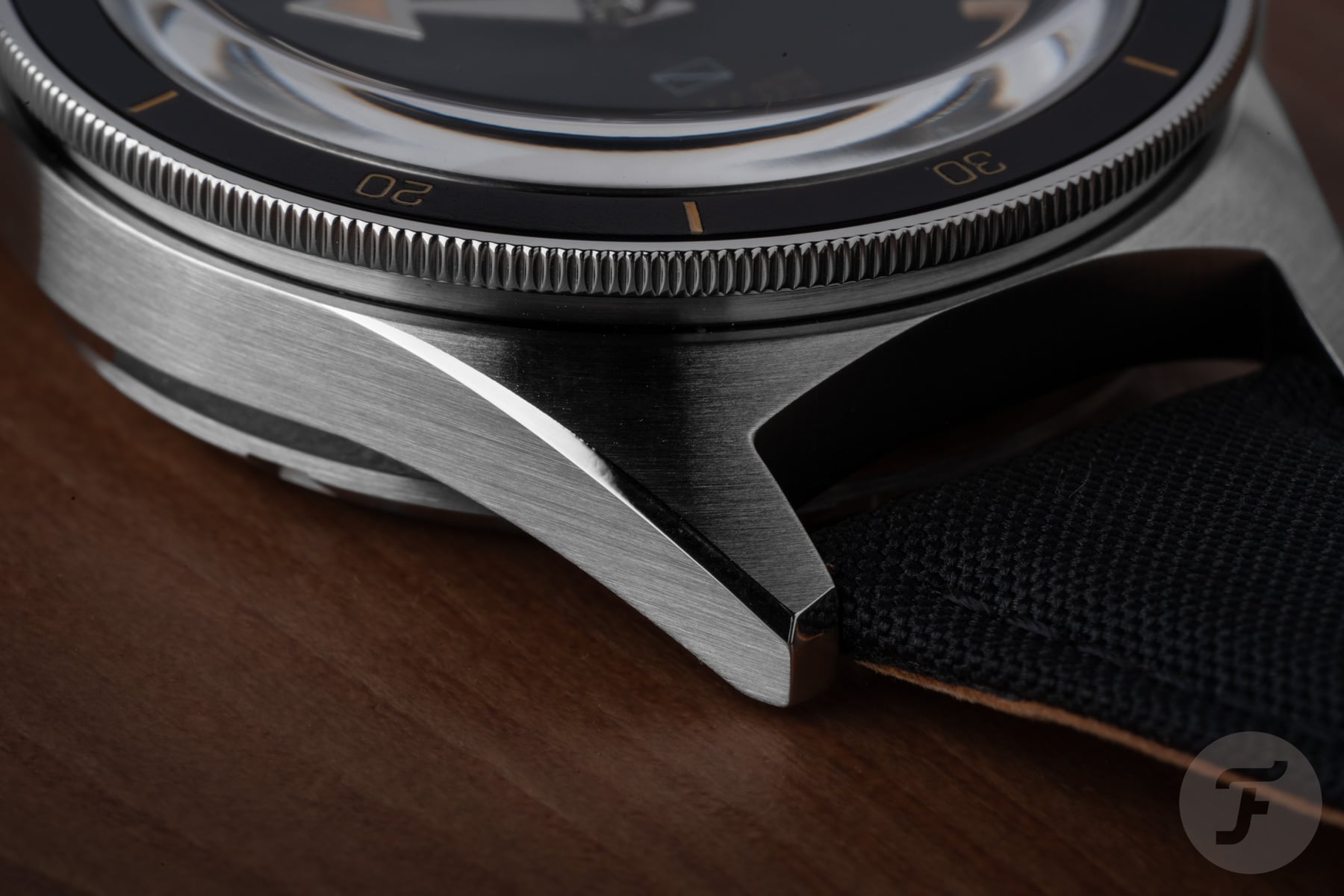 【F】 Hands-On: The New Fleux FLX003 Dive Watch