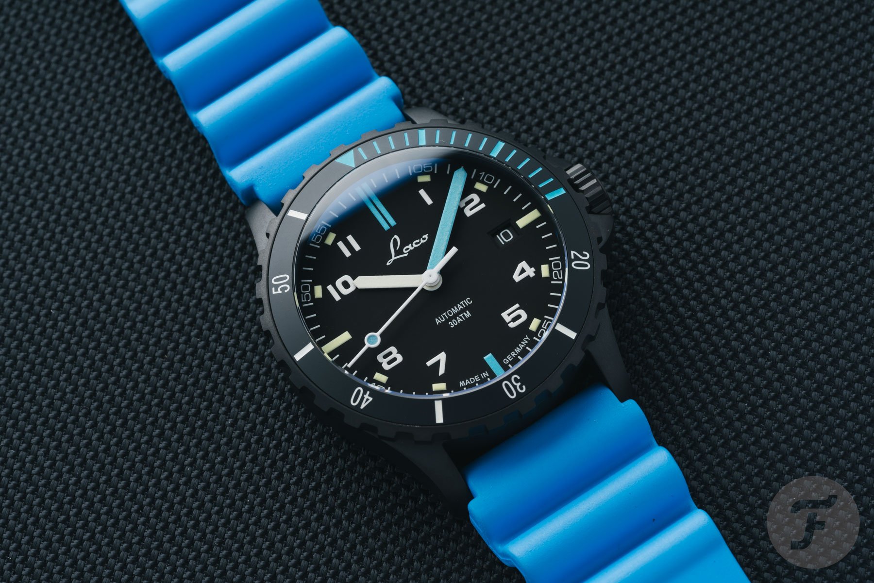 【F】 Laco Extends Its Scorpion Line With Stealthy Black Cases