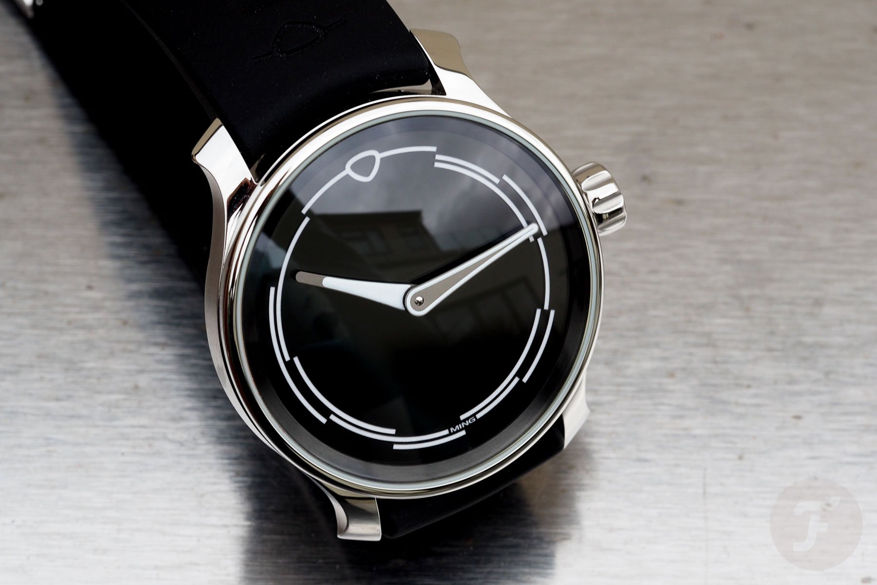 【F】 New: The Ming 37.02 Minimalist With Live Photos