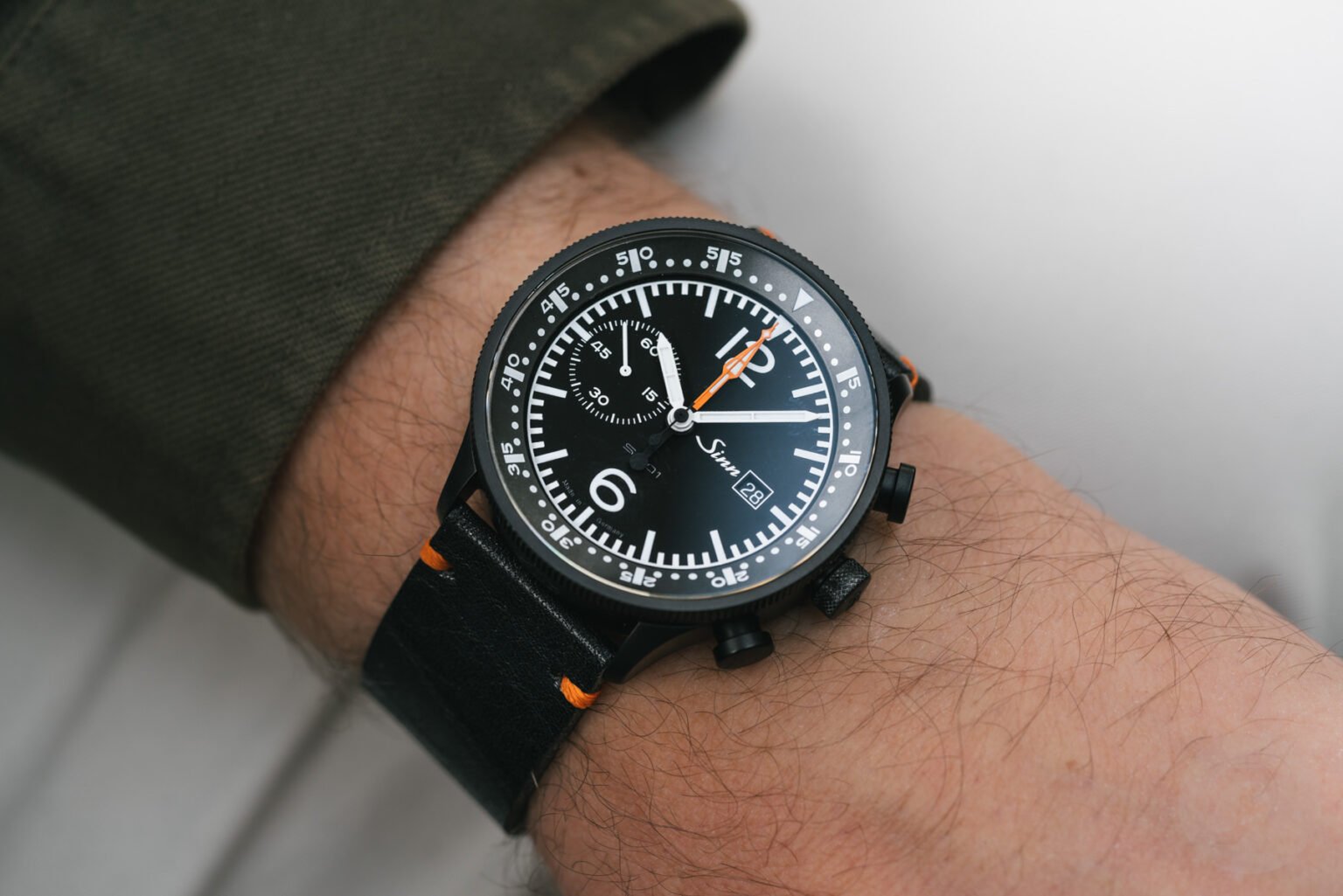 【F】 Hands-On: The Cockpit-Clock-Inspired Sinn 717