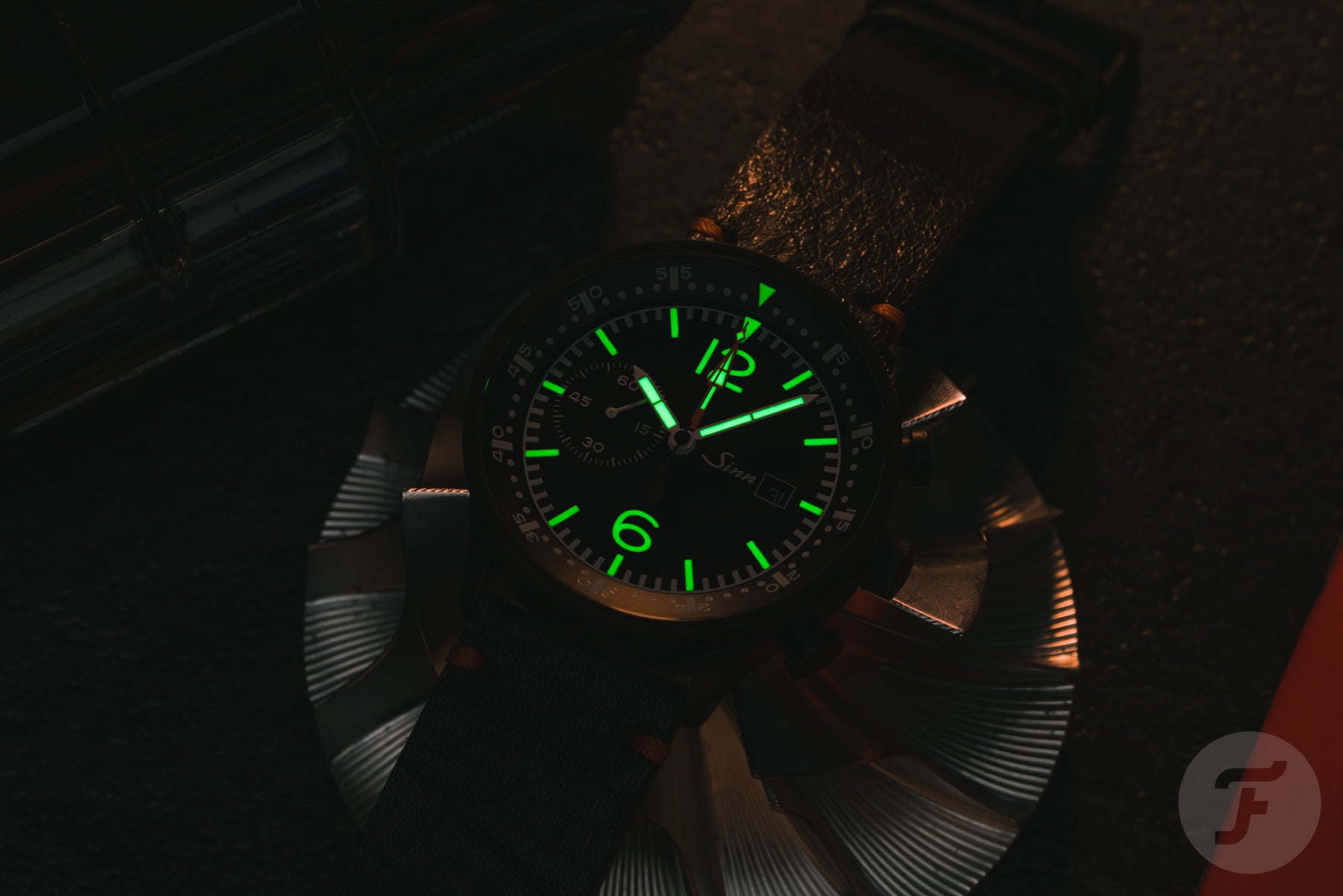 【F】 Hands-On: The Cockpit-Clock-Inspired Sinn 717