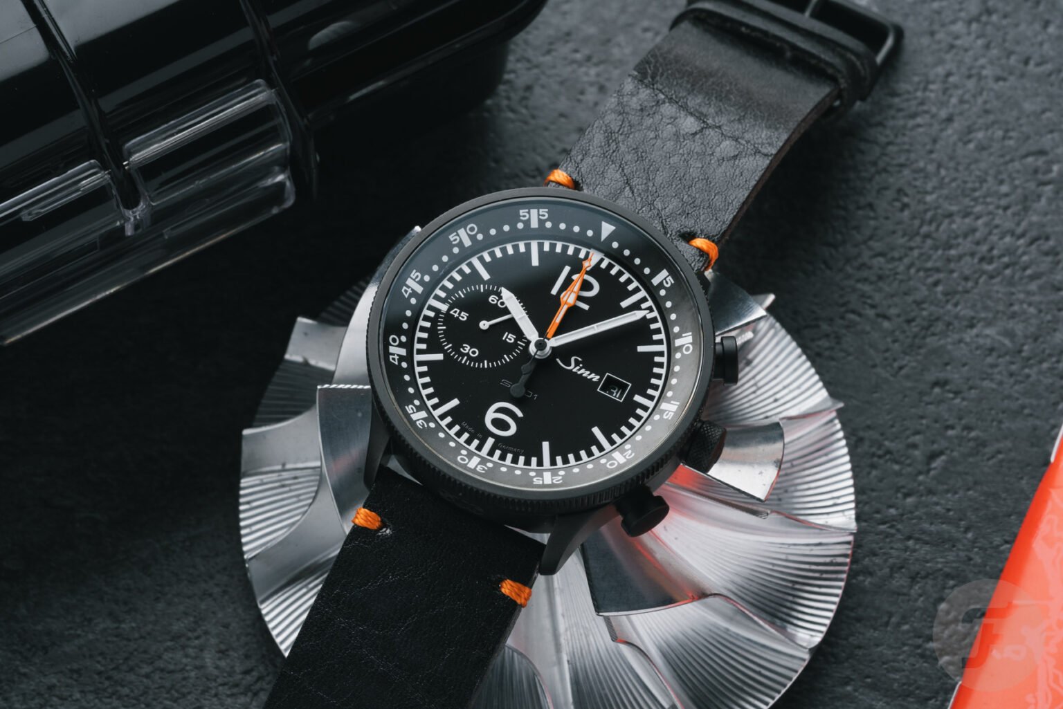 【F】 Hands-On: The Cockpit-Clock-Inspired Sinn 717