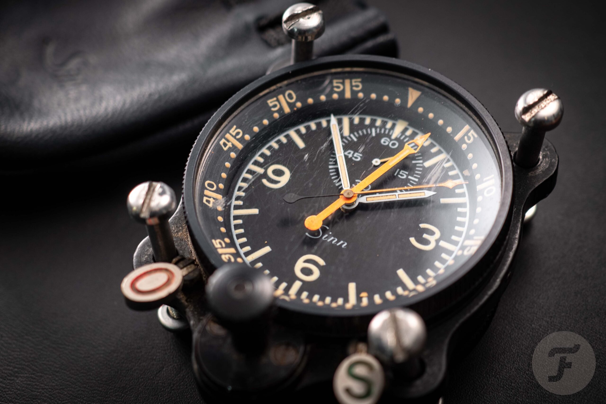 【F】 Hands-On: The Cockpit-Clock-Inspired Sinn 717