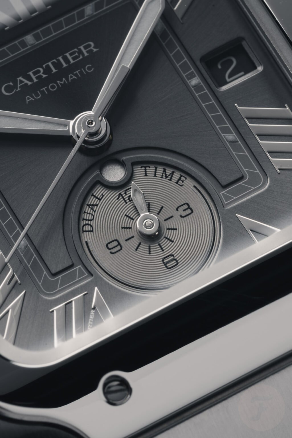 【F】Hands-On: The Cartier Santos De Cartier Dual Time