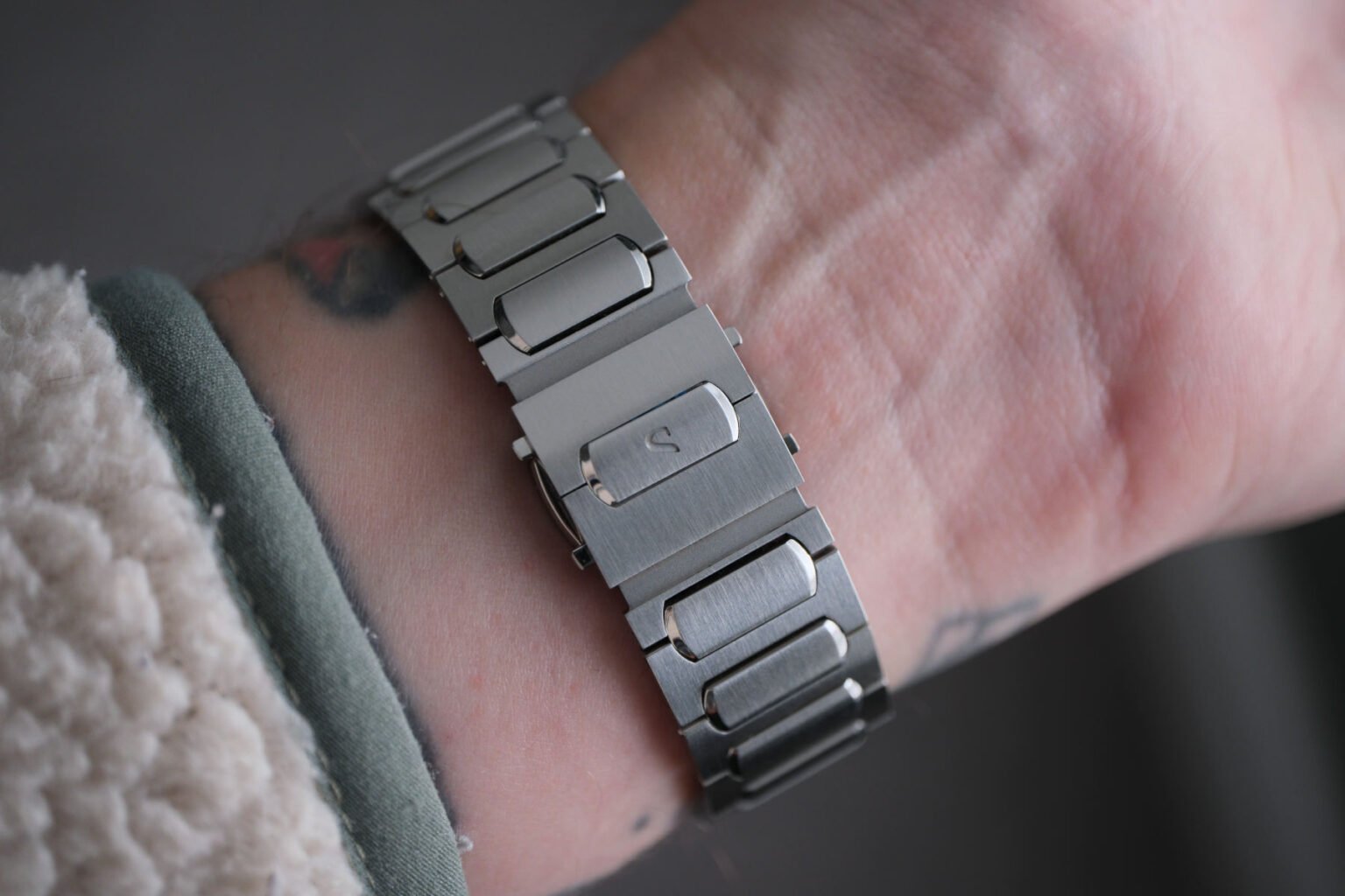 【F】Hands-On With Straum's New Micro-Adjust Clasp