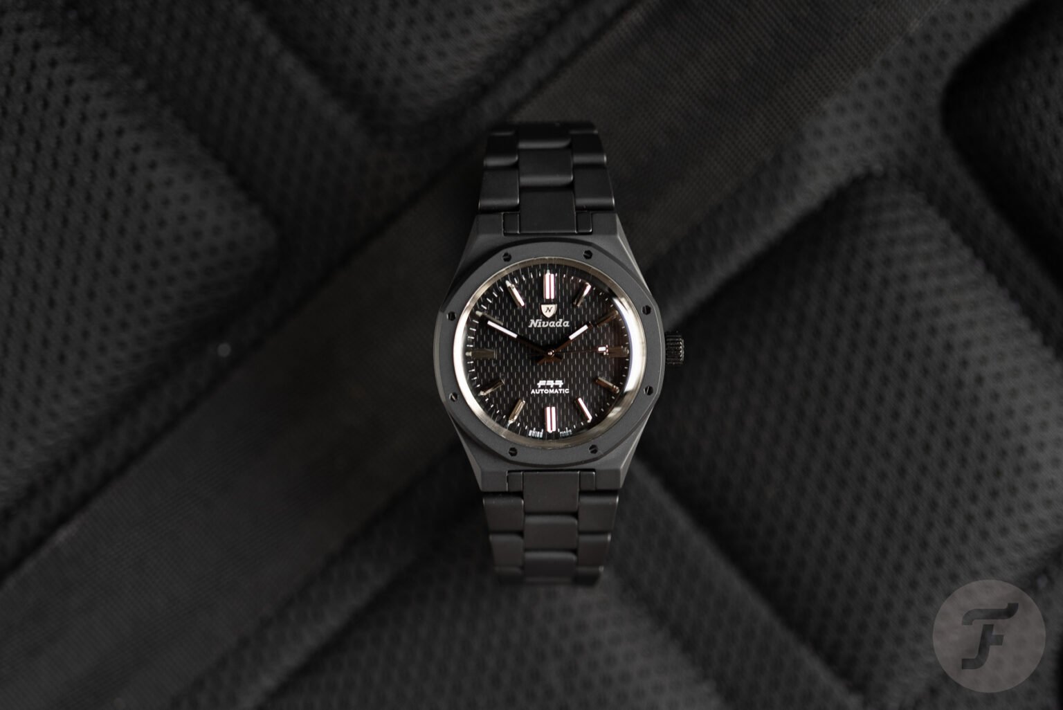 【F】 Hands-On: The Nivada F77 Black Ceramic