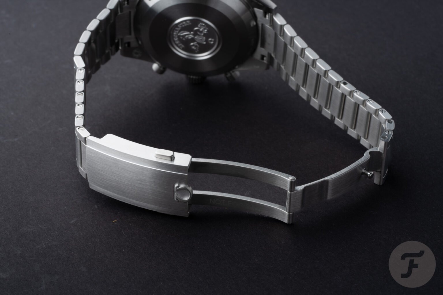 【F】 Hands-On: The Omega Speedmaster Pilot Flight Qualified