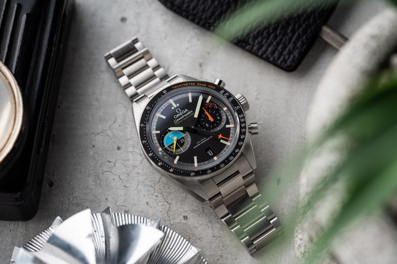 【F】 Hands-On: The Omega Speedmaster Pilot Flight Qualified