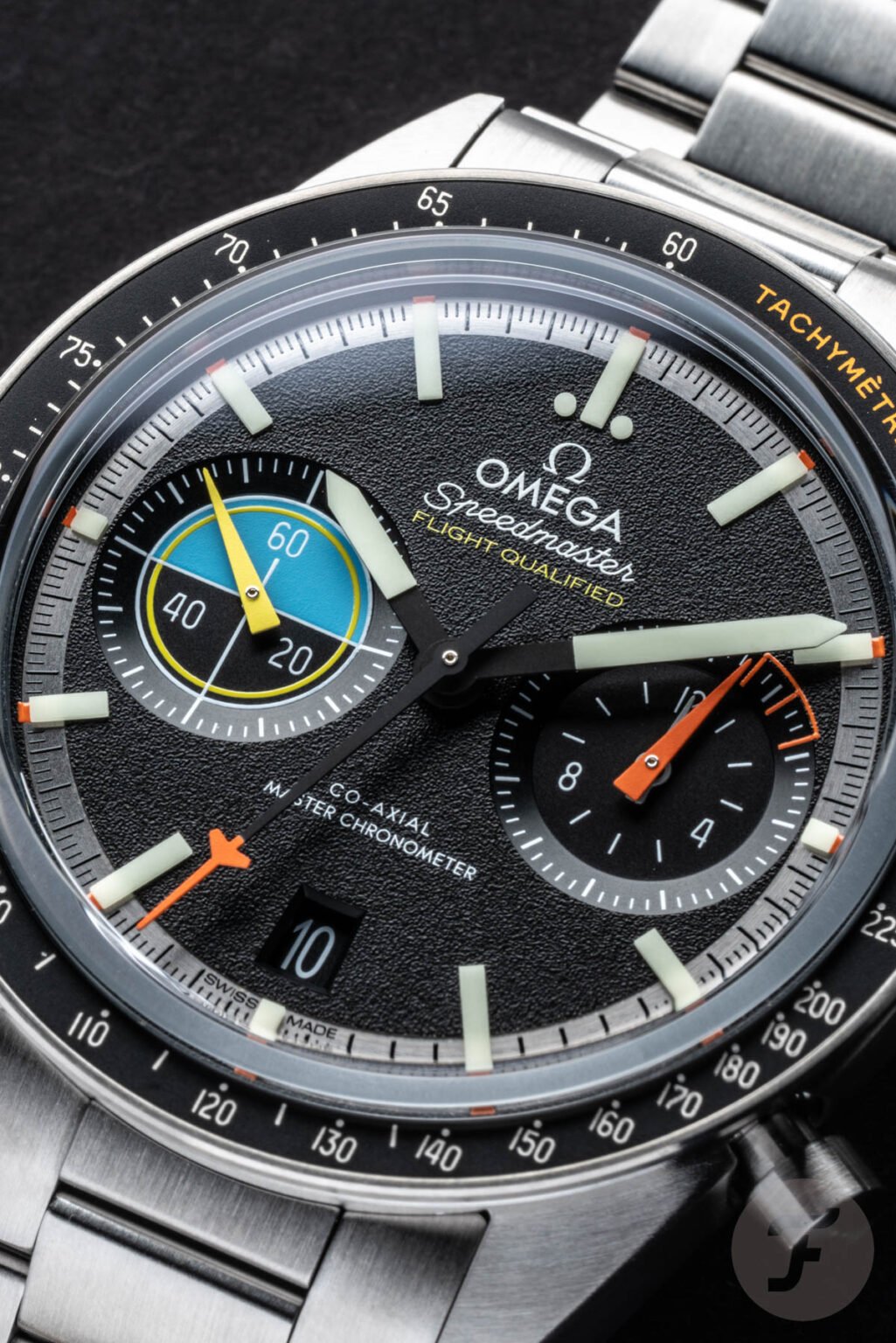 【F】 Hands-On: The Omega Speedmaster Pilot Flight Qualified