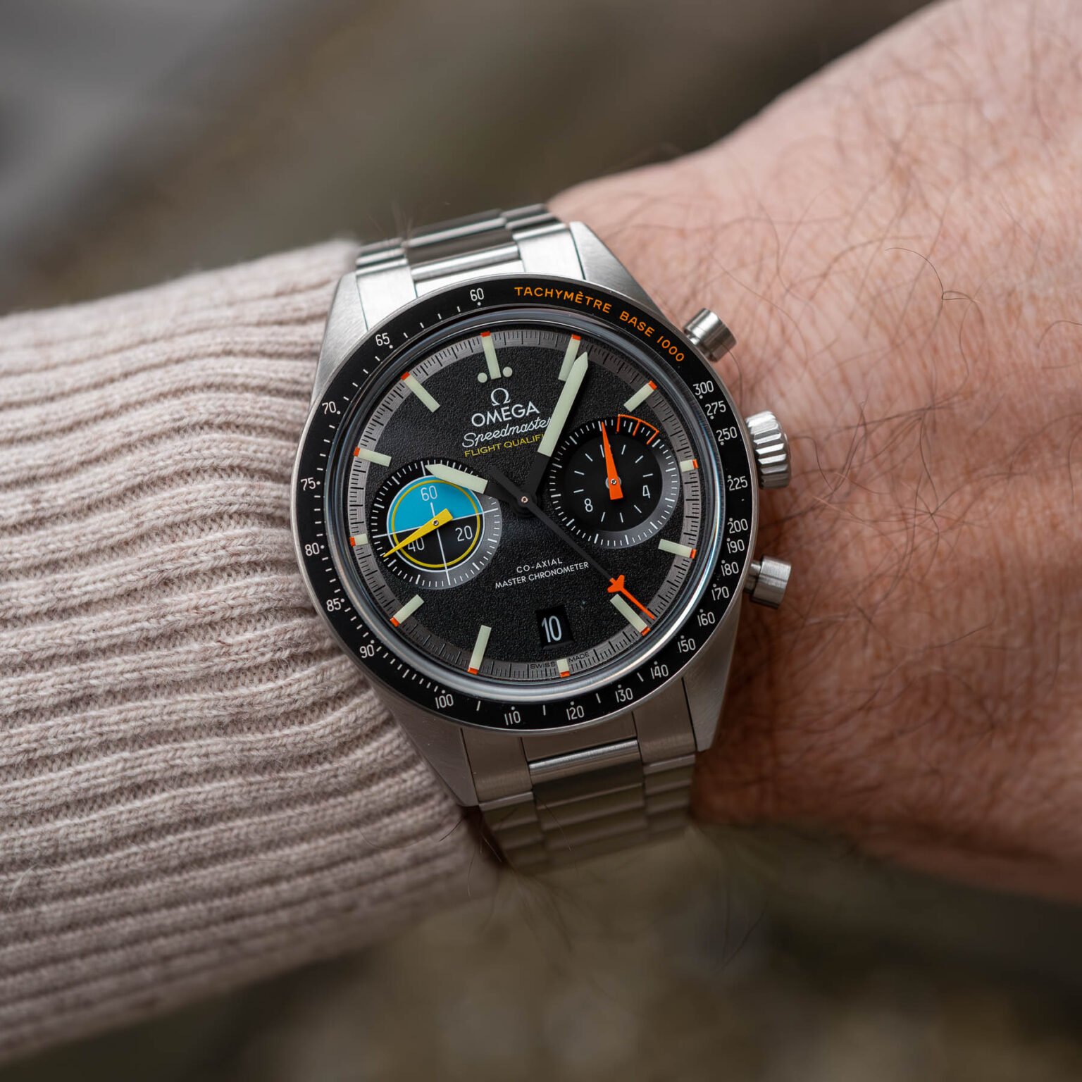 【F】 Hands-On: The Omega Speedmaster Pilot Flight Qualified