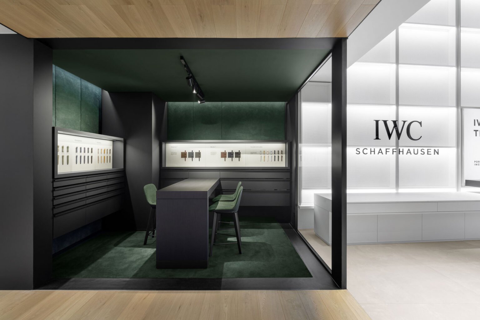 【F】 In IWC Boutiques: Portugieser Chronograph Customization