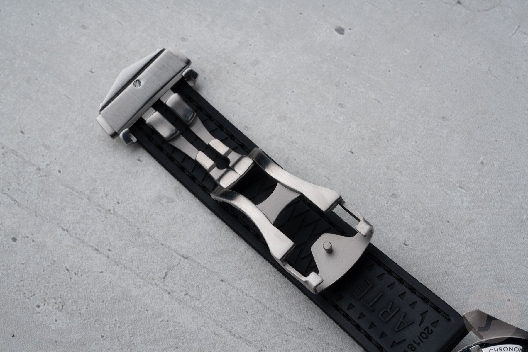 Introducing: The New Artem Loop-less™️ HydroFlex™️ Straps