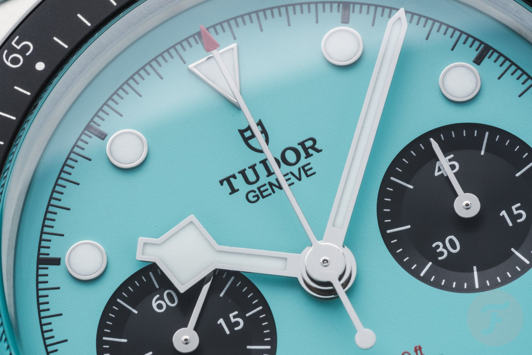 【F】 Hands-On: Tudor Black Bay Chrono “Flamingo Blue”