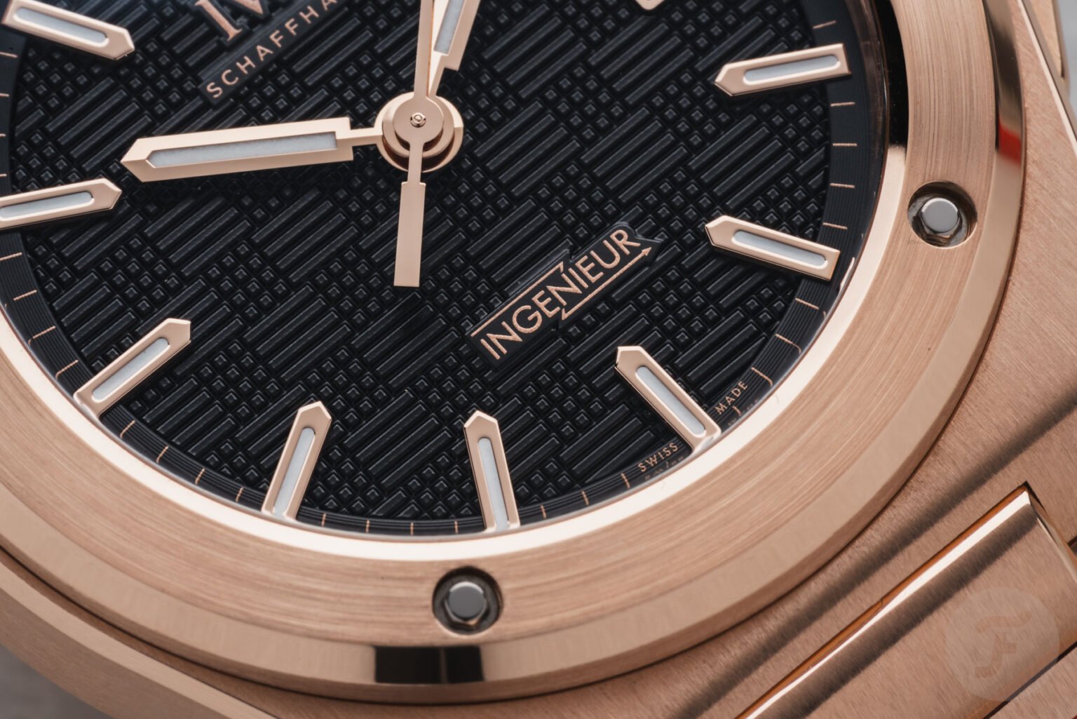 【F】 IWC Launches Seven New Ingenieur Watches For 2025