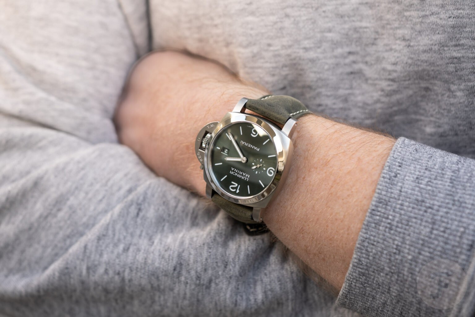 【F】Hands-On — The Panerai Luminor Marina Titanio PAM03325