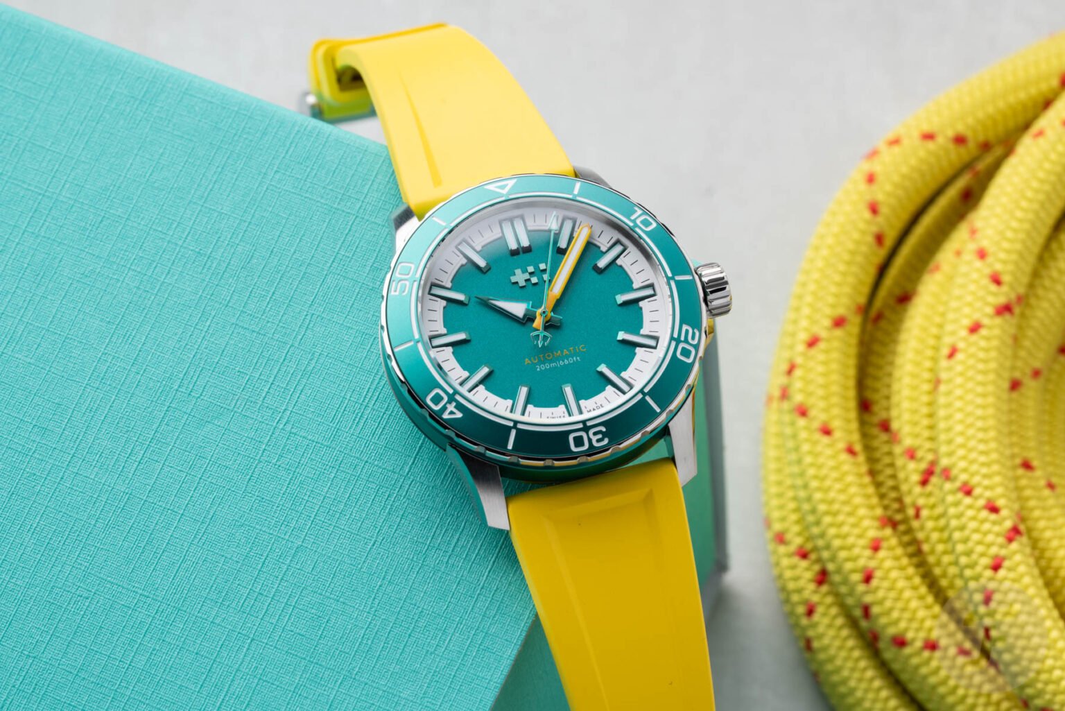 【F】 Hands-On: The Christopher Ward C60 Trident Reef Series