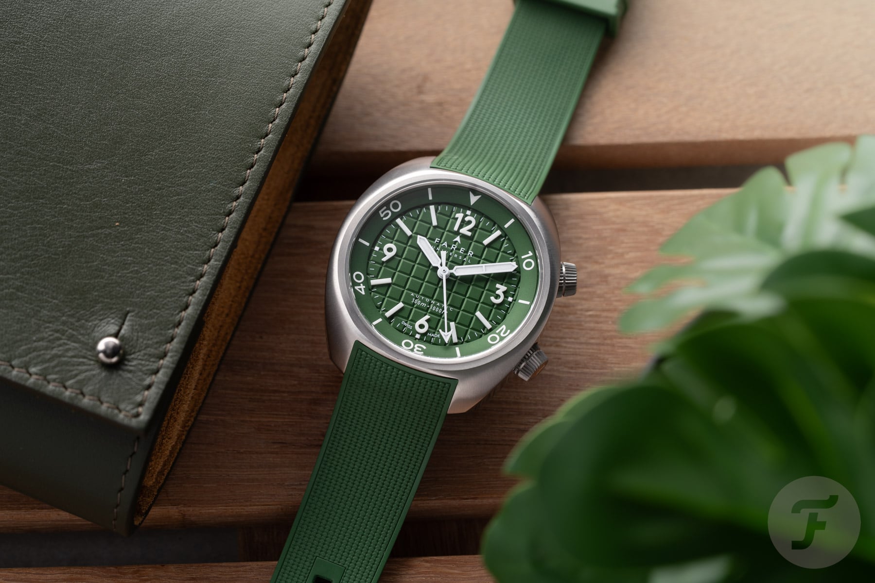 Hands-On With The New Farer Aqua Compressor Hecla Hunter Green – Apex ...