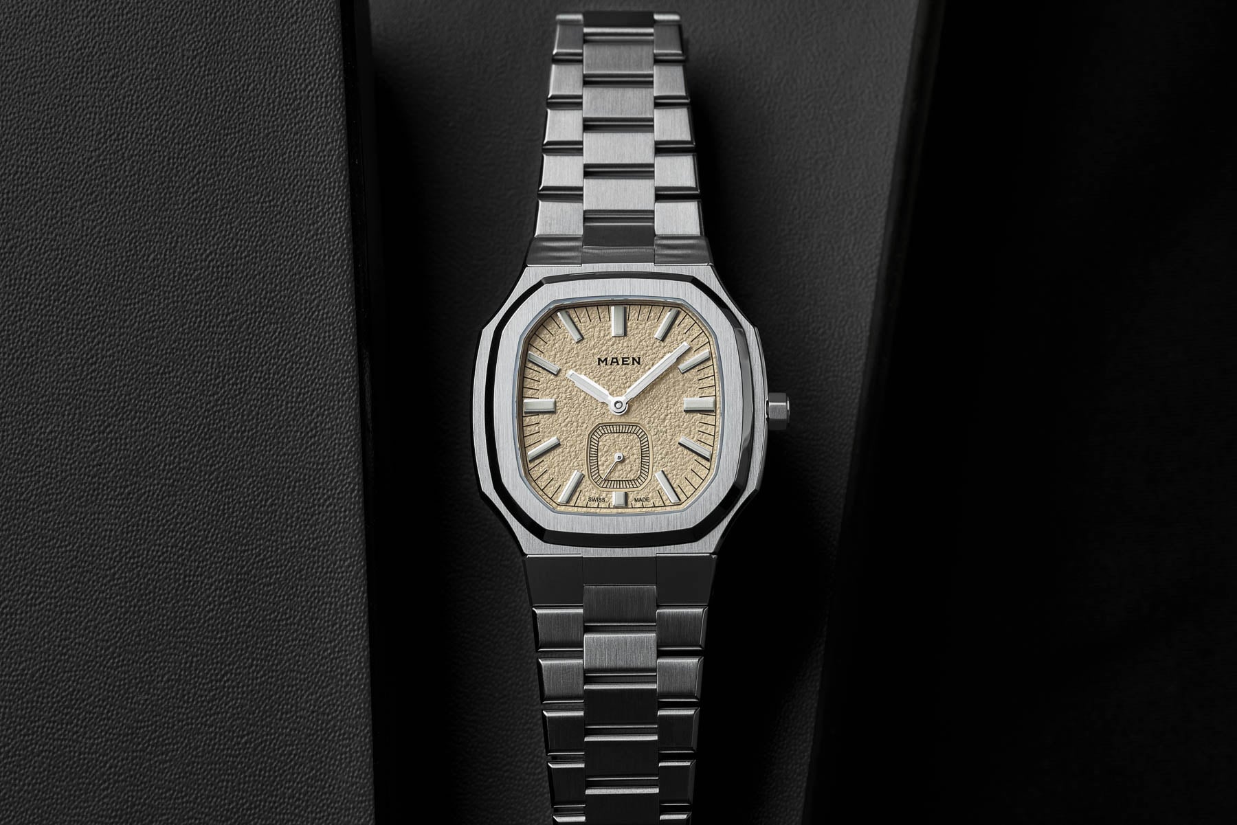 【F】 Introducing: The Maen Manhattan 37 Ultra-Thin