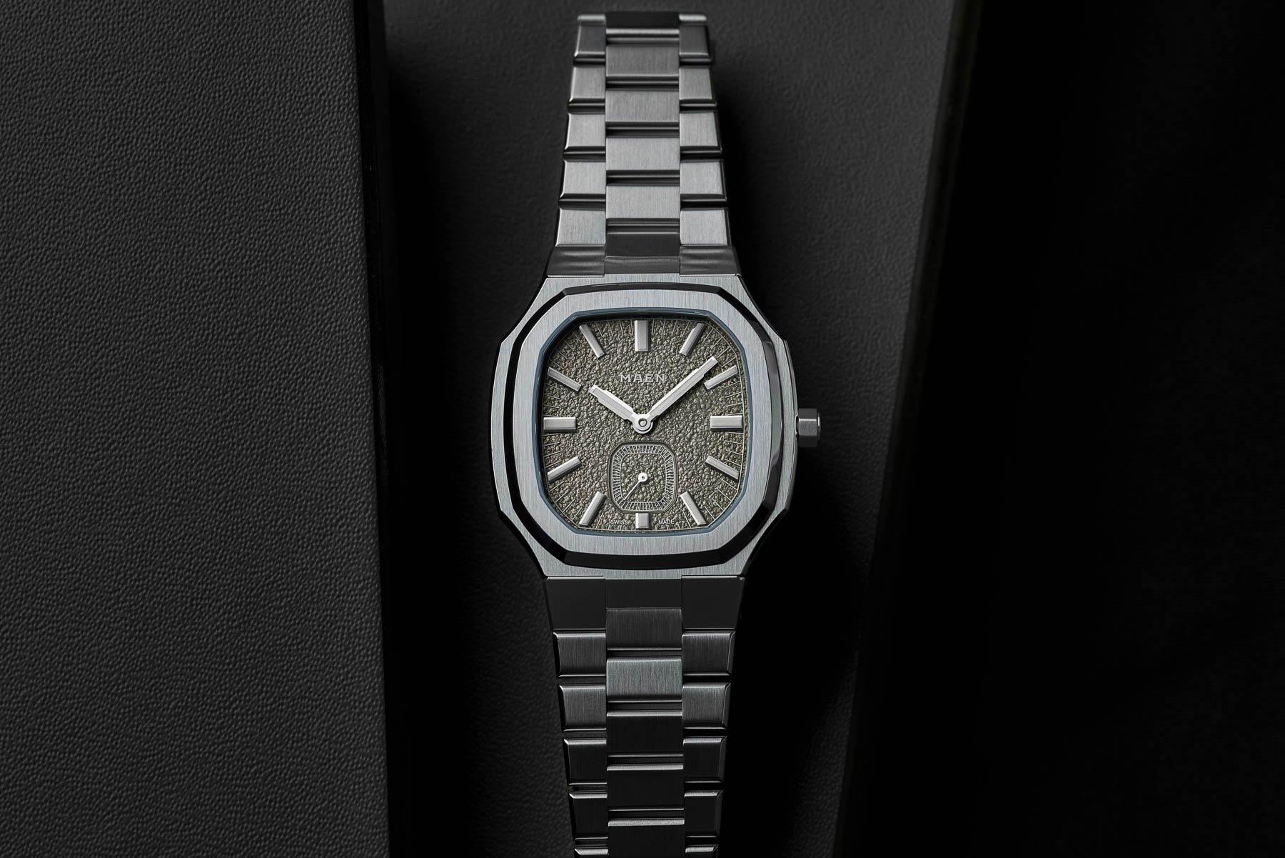 【F】 Introducing: The Maen Manhattan 37 Ultra-Thin