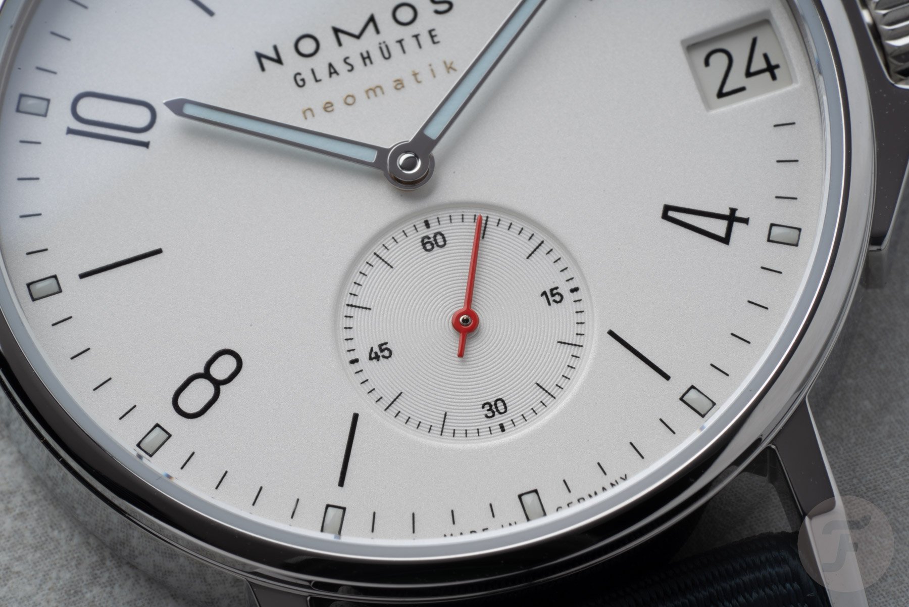 【F】Introducing: The Nomos Ahoi Neomatik 38 Date In White