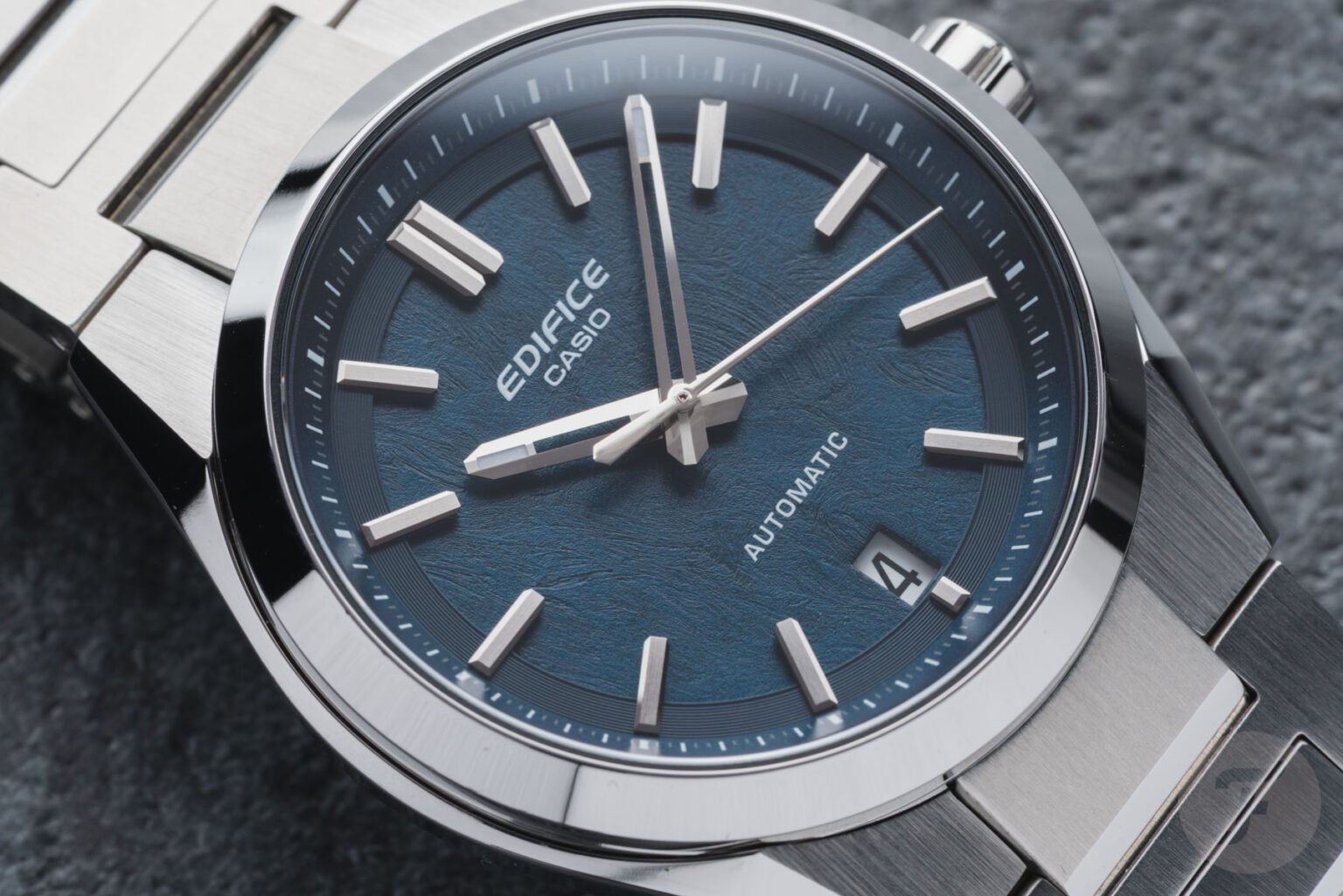 【F】 Hands-On: The Highly Impressive Casio Edifice EFK-100