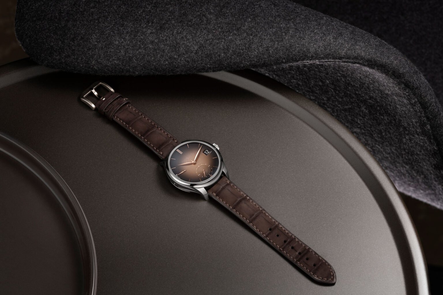H. Moser & Cie. Endeavour Perpetual Calendar Smoked Salmon